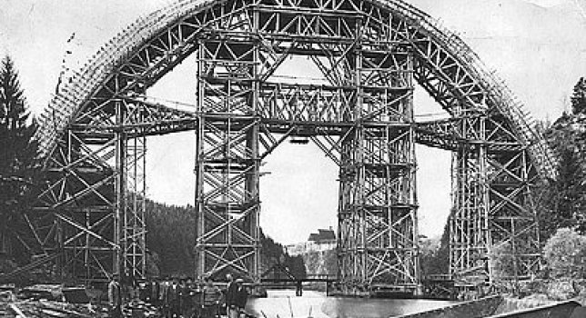 Lešení: Jak se vyvíjelo od Egypta do dnešní doby | Stavebnictvi3000.cz