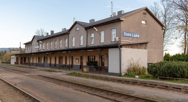 Pardubický kraj zahájil stavbu železničního muzea v Dolní Lipce nultou ...